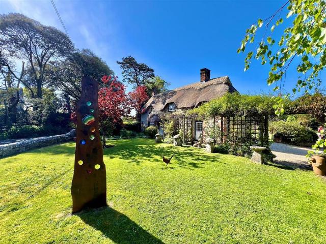 2 bedroom cottage for sale