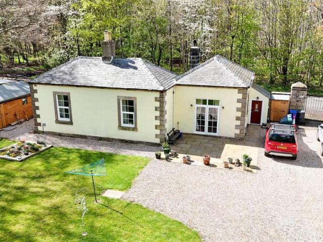 2 bedroom cottage for sale