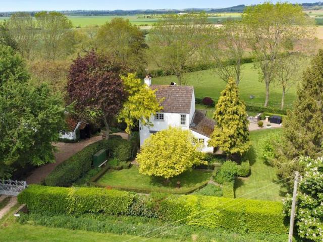 2 bedroom cottage for sale