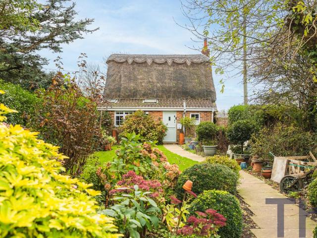 2 bedroom cottage for sale