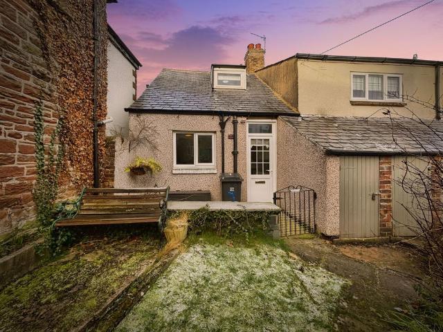 2 bedroom cottage for sale