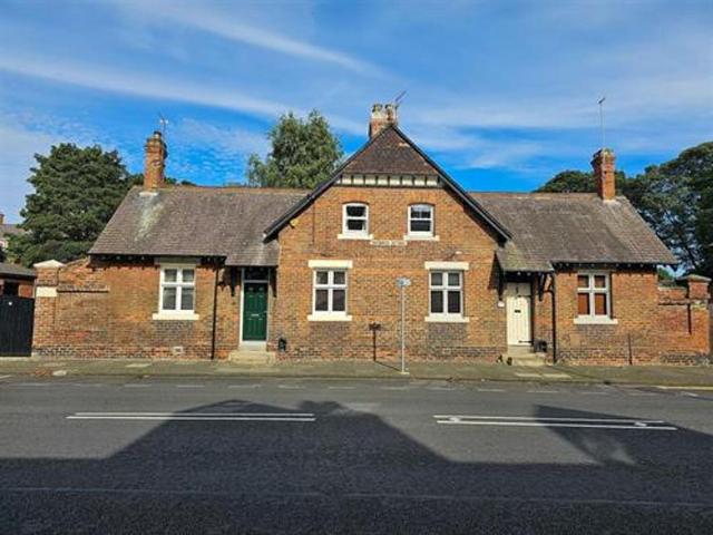 2 bedroom cottage for sale