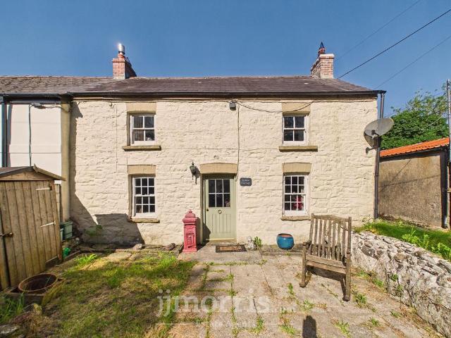 2 bedroom cottage for sale