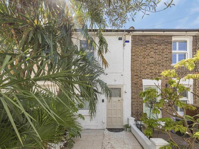 2 bedroom cottage for sale