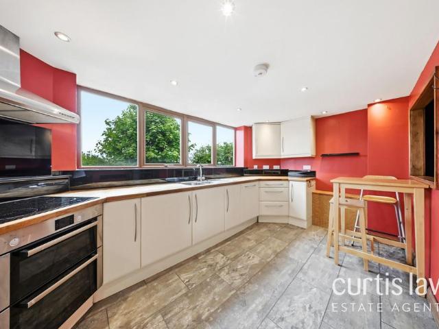 3 bedroom cottage for sale