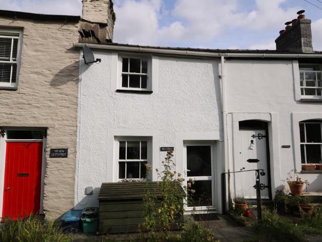 2 bedroom cottage for sale