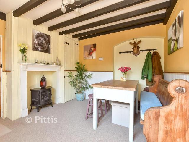 2 bedroom cottage for sale