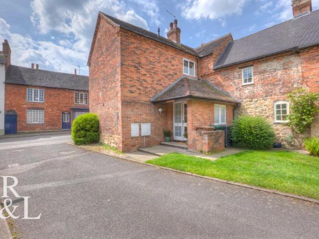 2 bedroom cottage for sale