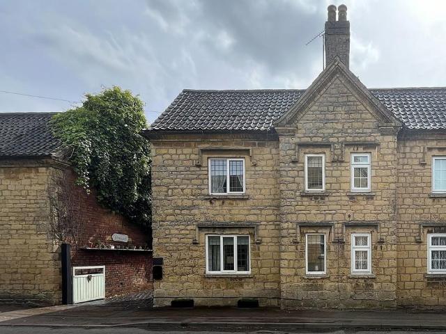 2 bedroom cottage for sale