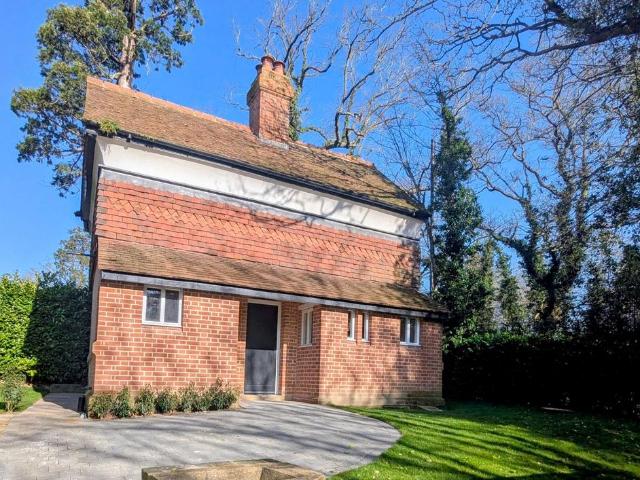 2 bedroom cottage for sale