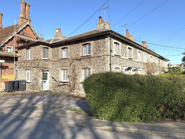2 bedroom cottage for sale