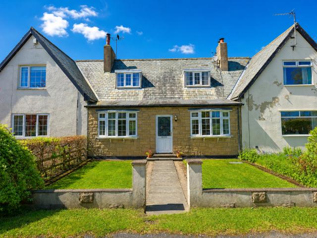 2 bedroom cottage for sale
