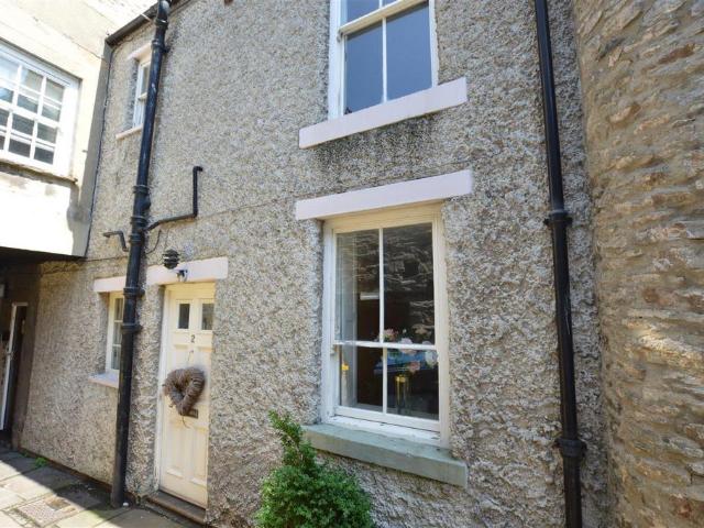 2 bedroom cottage for sale