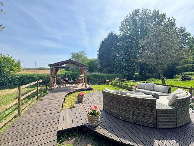 2 bedroom cottage for sale