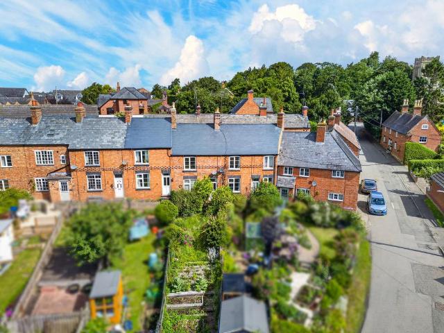 2 bedroom cottage for sale