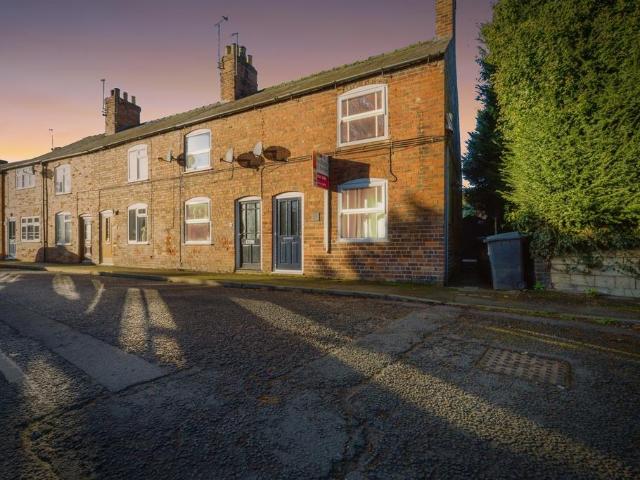 2 bedroom cottage for sale