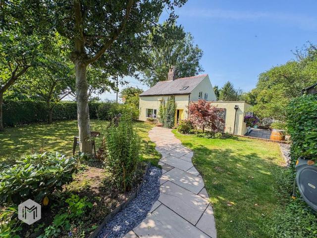 2 bedroom cottage for sale