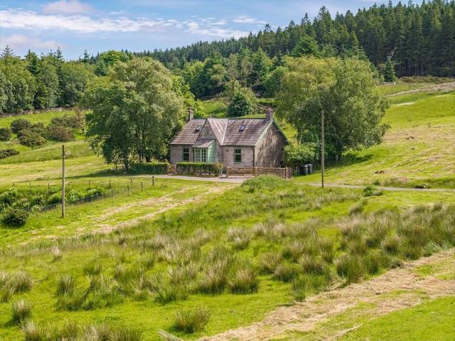 2 bedroom cottage for sale