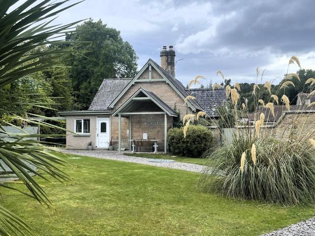 2 bedroom cottage for sale
