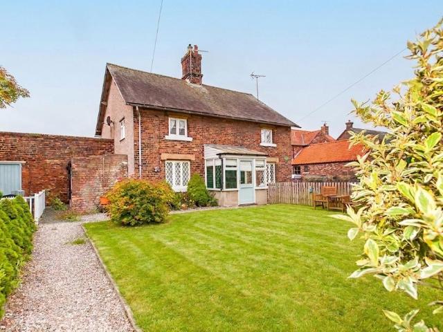 2 bedroom cottage for sale