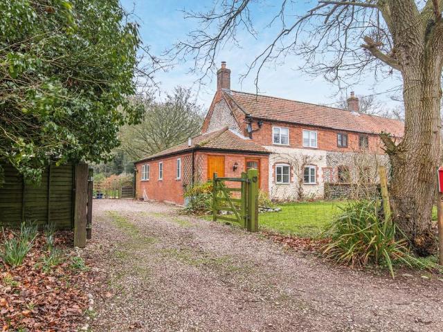 2 bedroom cottage for sale