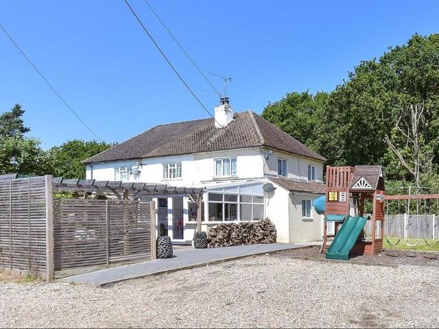 2 bedroom cottage for sale