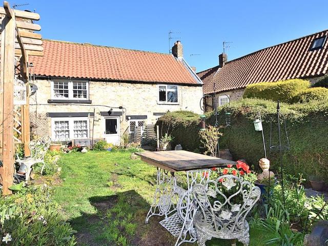 2 bedroom cottage for sale