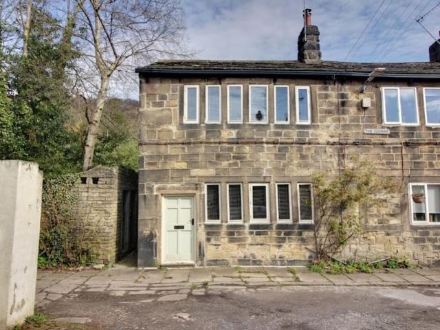 2 bedroom cottage for sale
