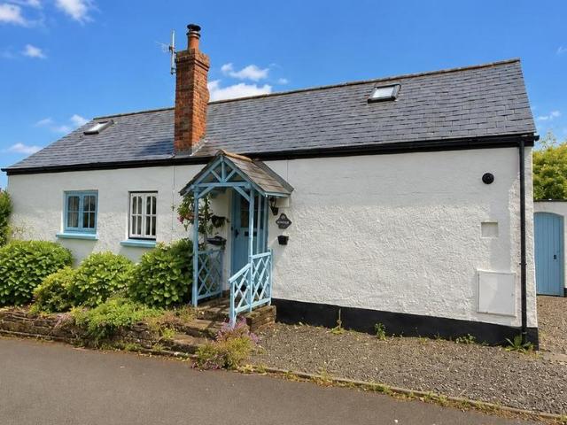 2 bedroom cottage for sale