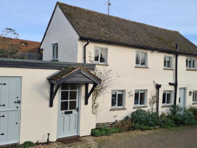 2 bedroom cottage for sale