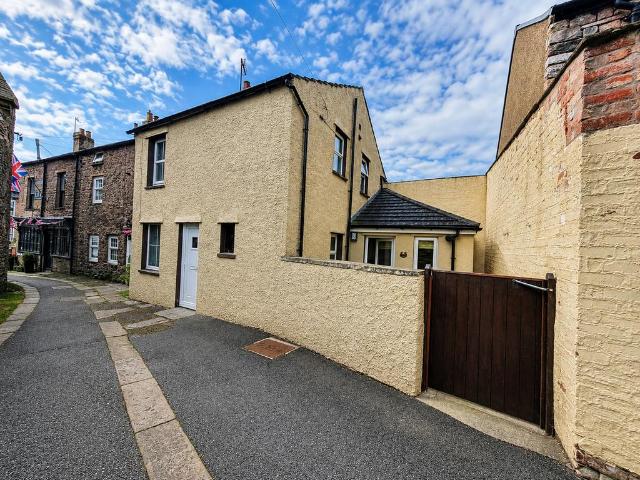 2 bedroom cottage for sale