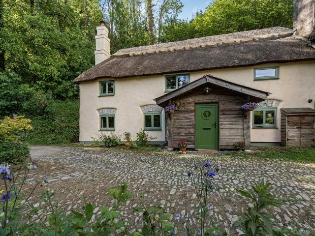 2 bedroom cottage for sale