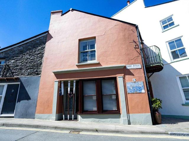 2 bedroom cottage for sale