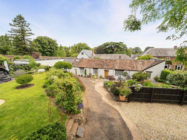2 bedroom cottage for sale
