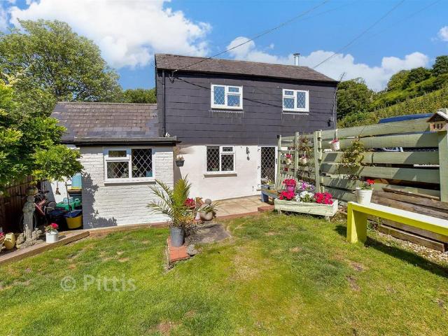 2 bedroom cottage for sale