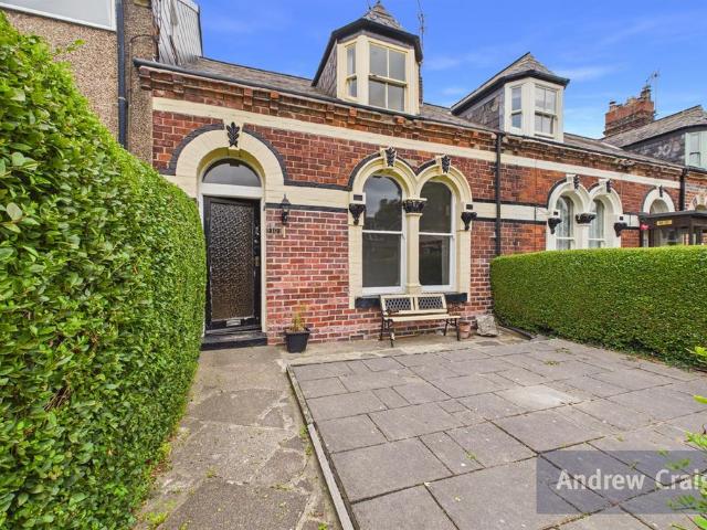 2 bedroom cottage for sale
