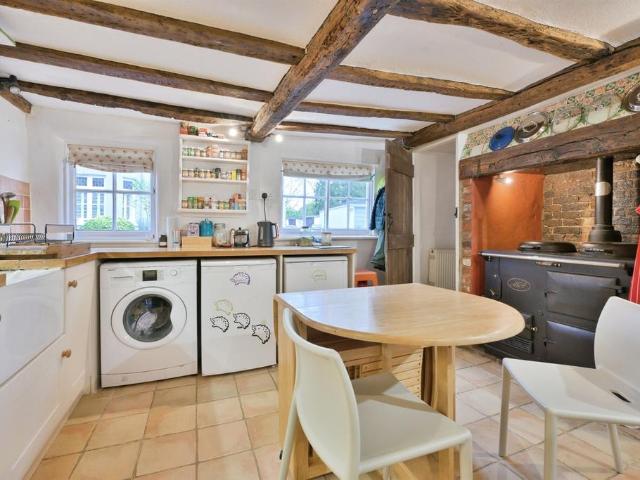 2 bedroom cottage for sale