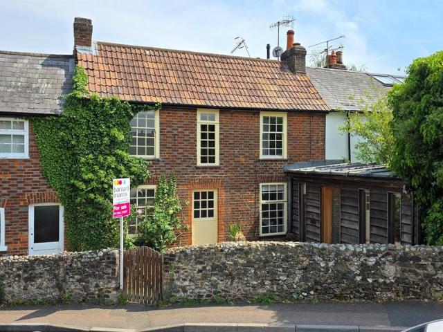 2 bedroom cottage for sale