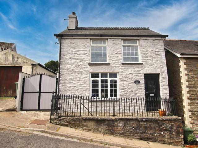 2 bedroom cottage for sale