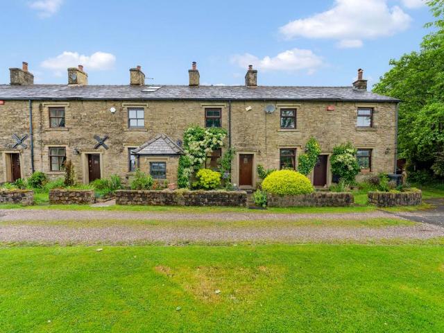 2 bedroom cottage for sale
