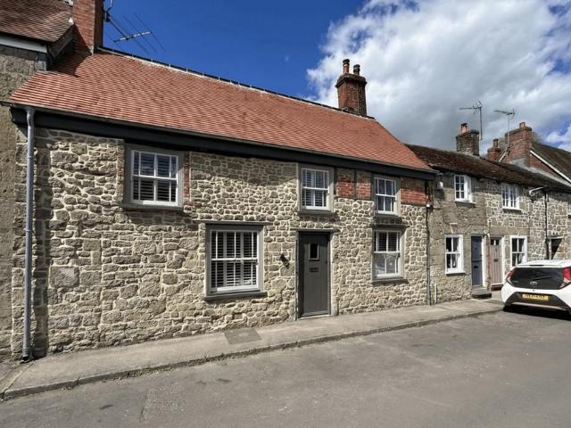 2 bedroom cottage for sale