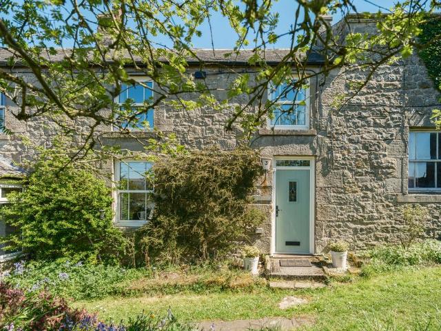 2 bedroom cottage for sale