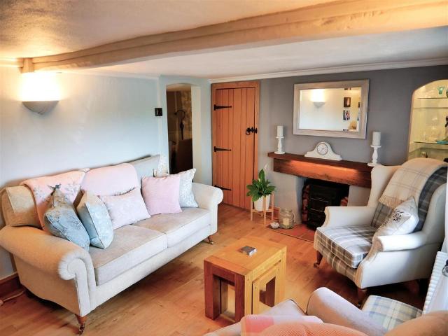 2 bedroom cottage for sale