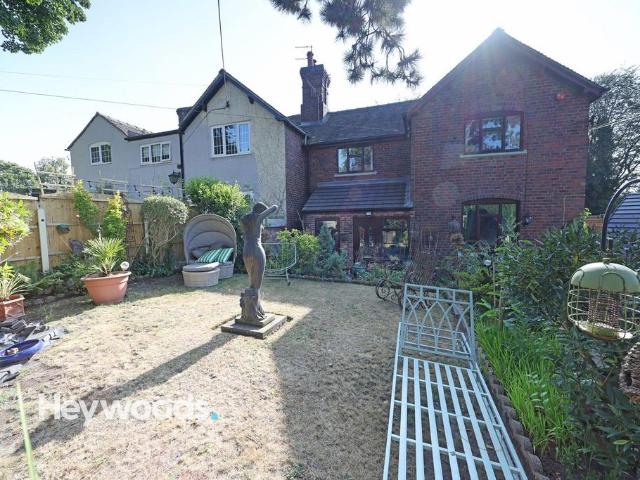 2 bedroom cottage for sale