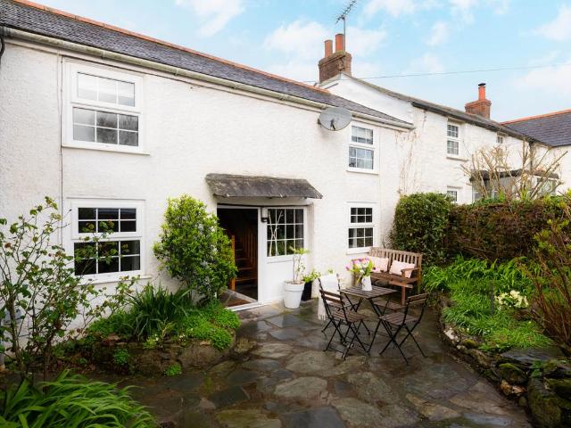 2 bedroom cottage for sale