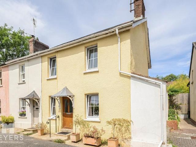 2 bedroom cottage for sale