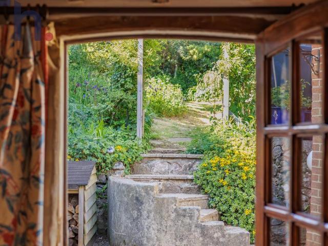 2 bedroom cottage for sale