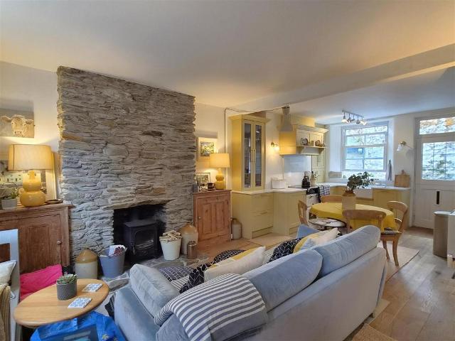 2 bedroom cottage for sale