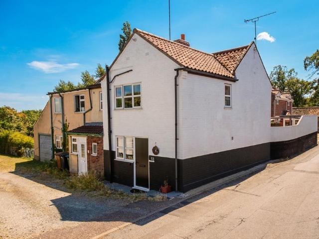 2 bedroom cottage for sale