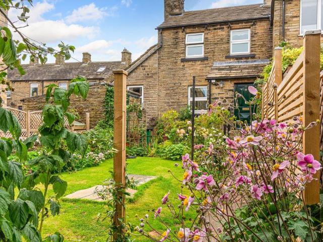 2 bedroom cottage for sale
